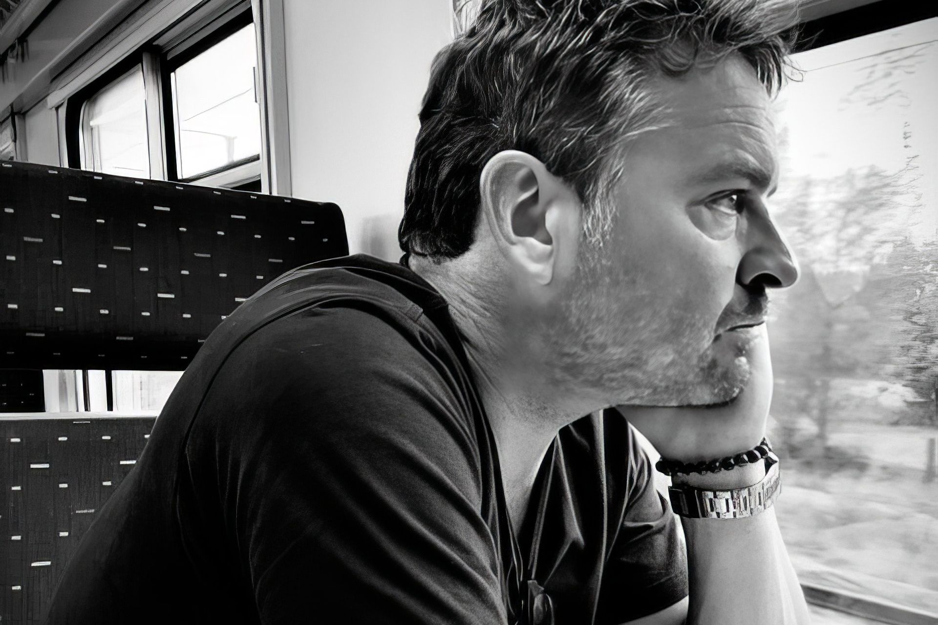 Adriaan Van den Hoof is rijbewijs kwijt na ongeval met Vespa | RTV